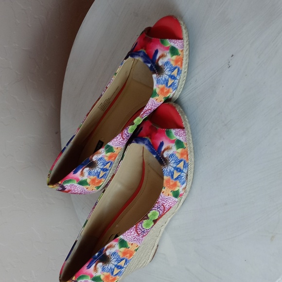 Alex Marie | Shoes | Alex Marie Fabric Upper Wedges | Poshmark
